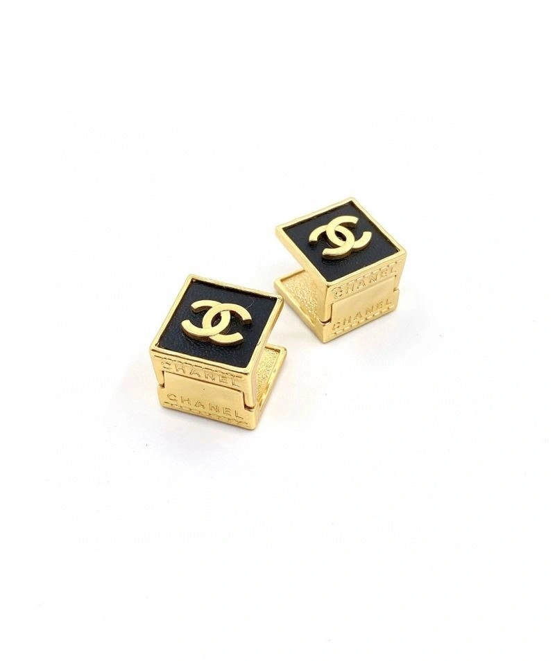Top match Chanel Earrings