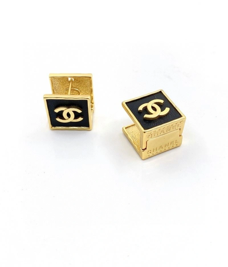 Top match Chanel Earrings