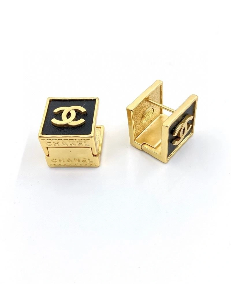 Top match Chanel Earrings