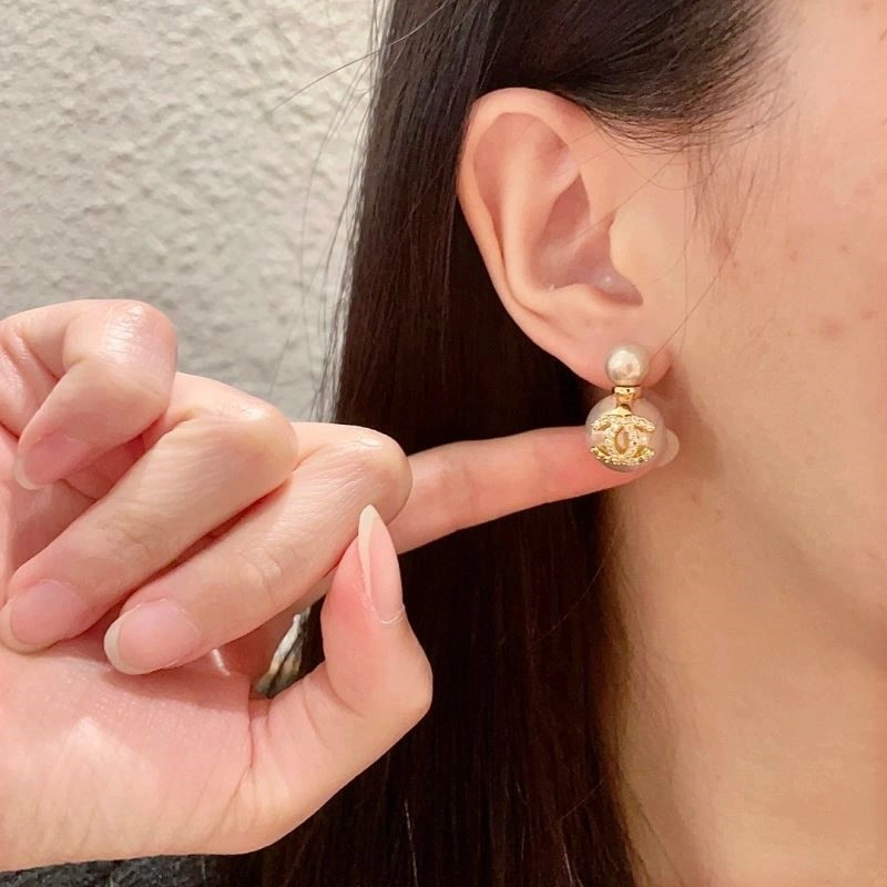 Top mirror Chanel Earrings