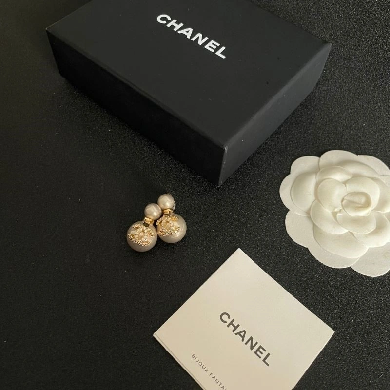 Top mirror Chanel Earrings