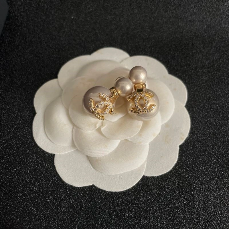 Top mirror Chanel Earrings