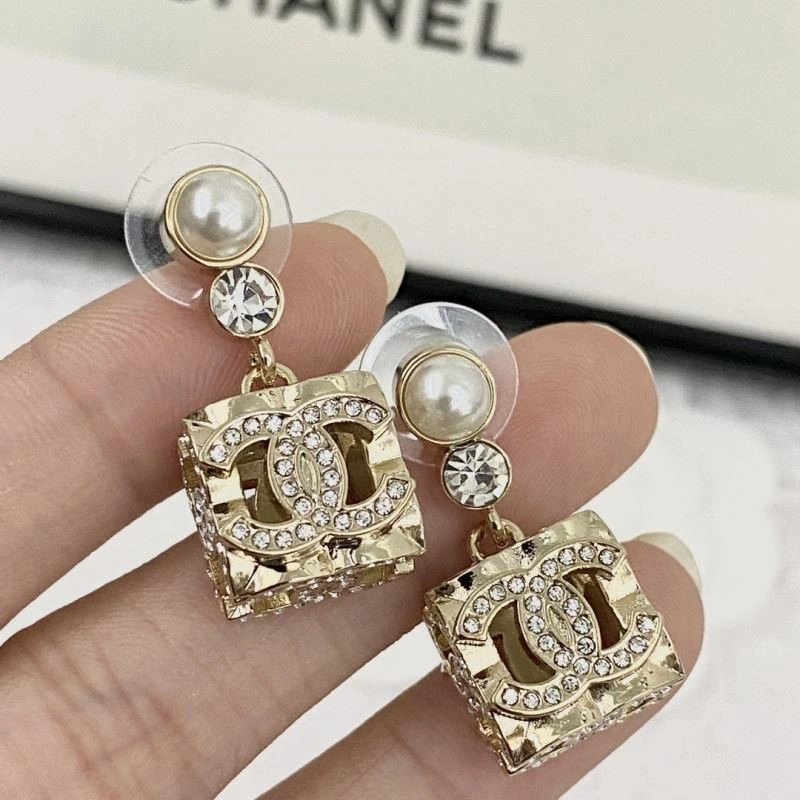 Top mirror Chanel Earrings