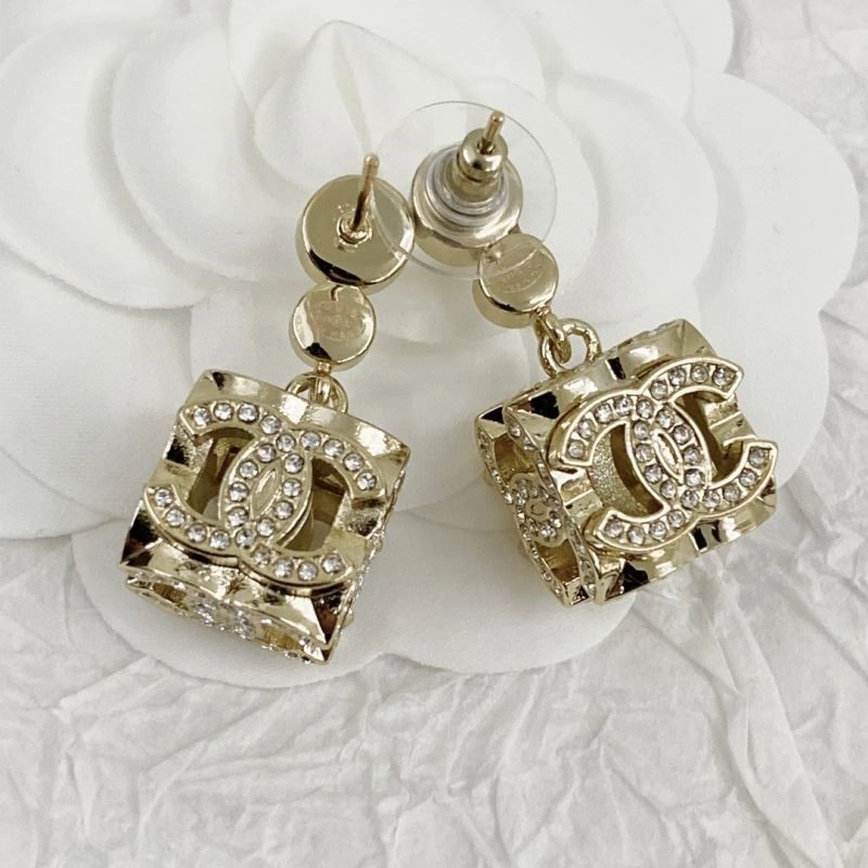 Top mirror Chanel Earrings