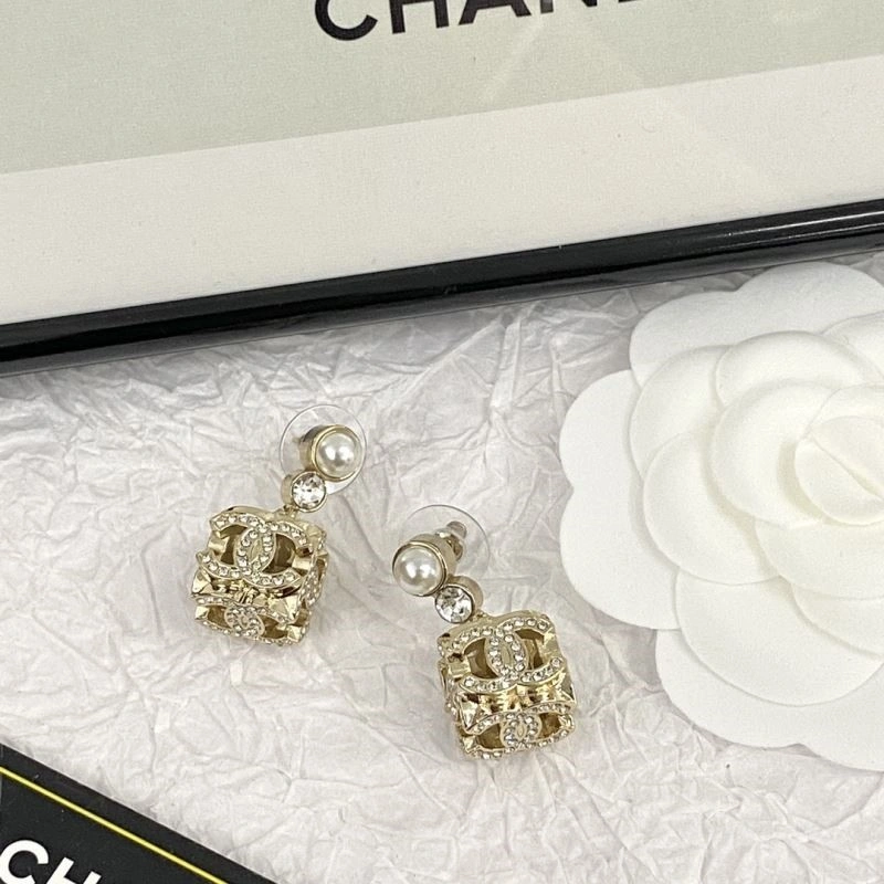 Top mirror Chanel Earrings