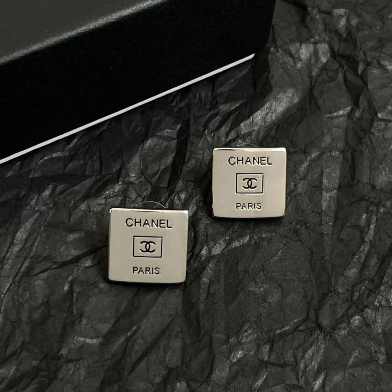 Top mirror Chanel Earrings