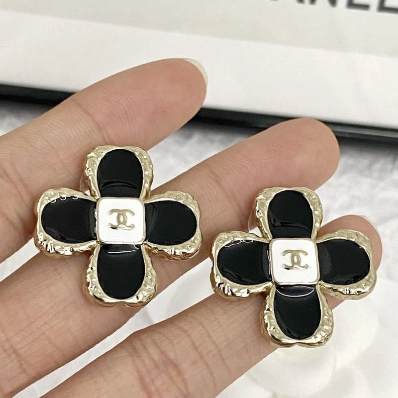Top mirror Chanel Earrings