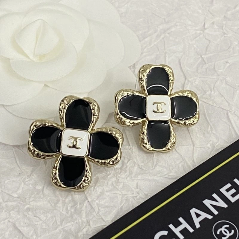 Top mirror Chanel Earrings