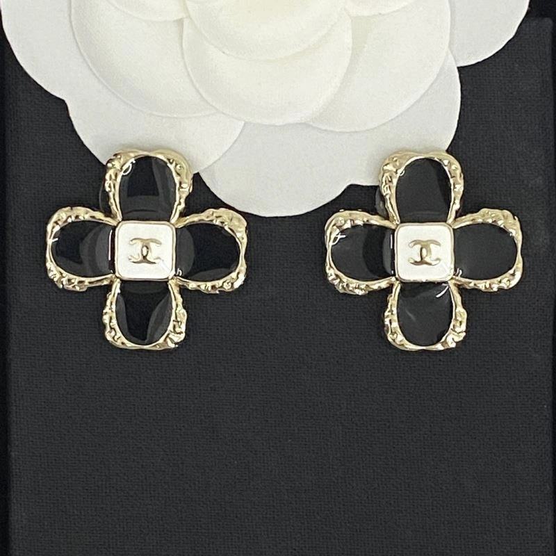 Top mirror Chanel Earrings