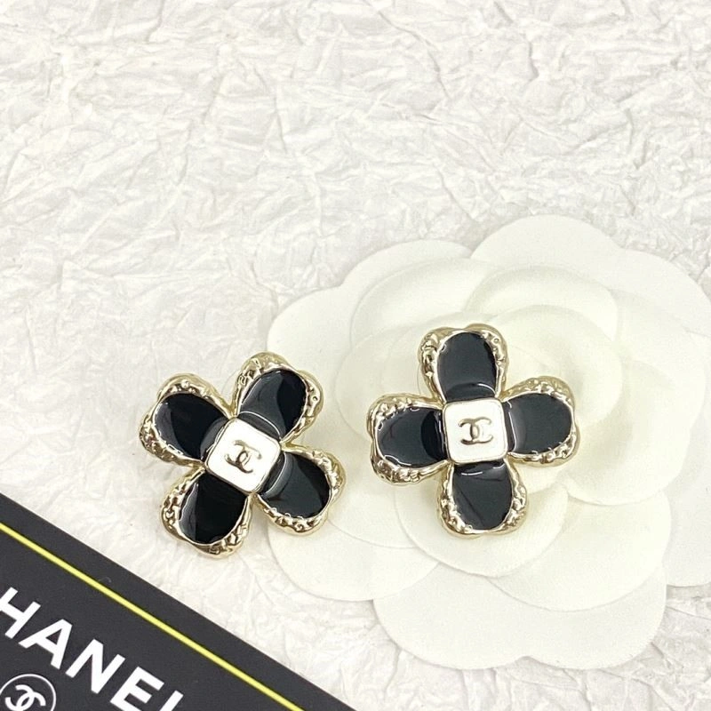 Top mirror Chanel Earrings