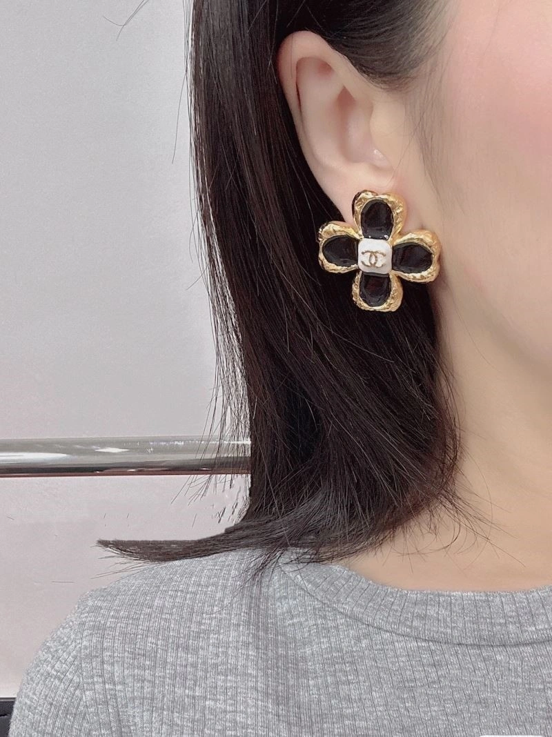 Top mirror Chanel Earrings