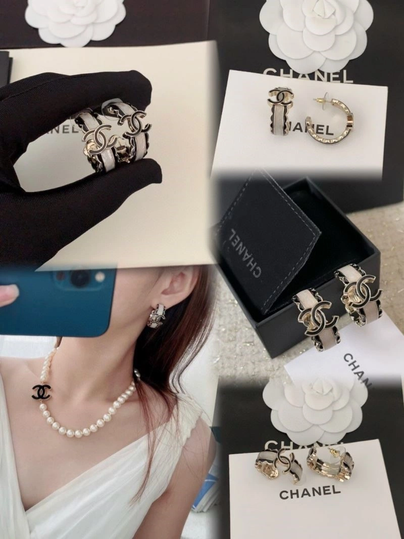 Top mirror Chanel Earrings