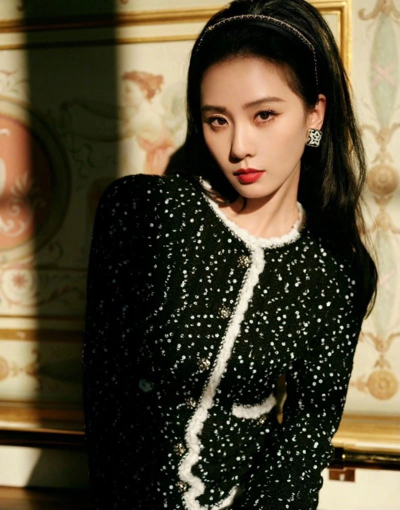 Top mirror Chanel Earrings