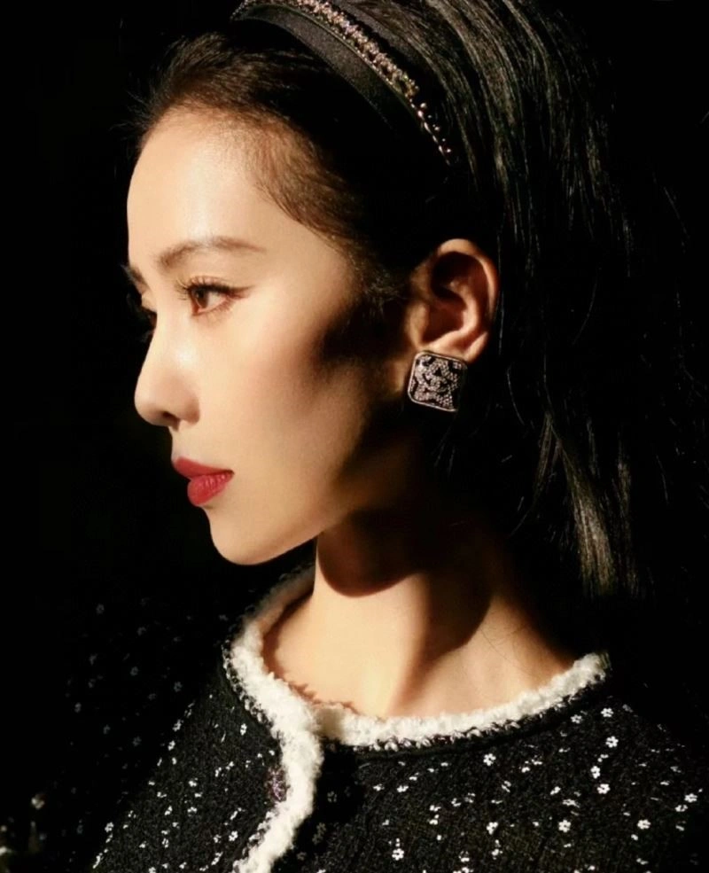 Top mirror Chanel Earrings