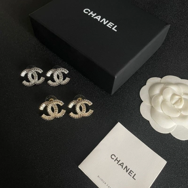 Top mirror Chanel Earrings
