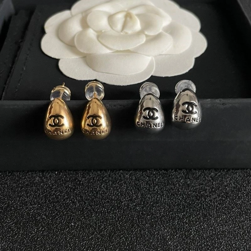 Top match Chanel Earrings