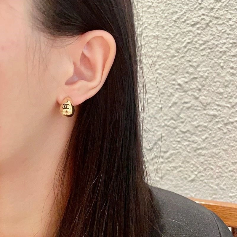 Top match Chanel Earrings