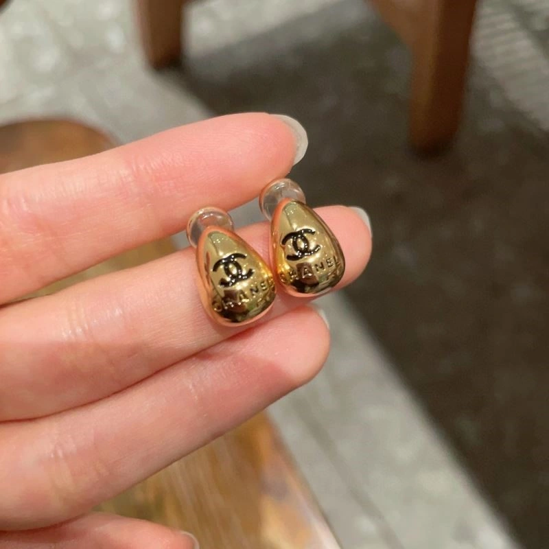 Top match Chanel Earrings