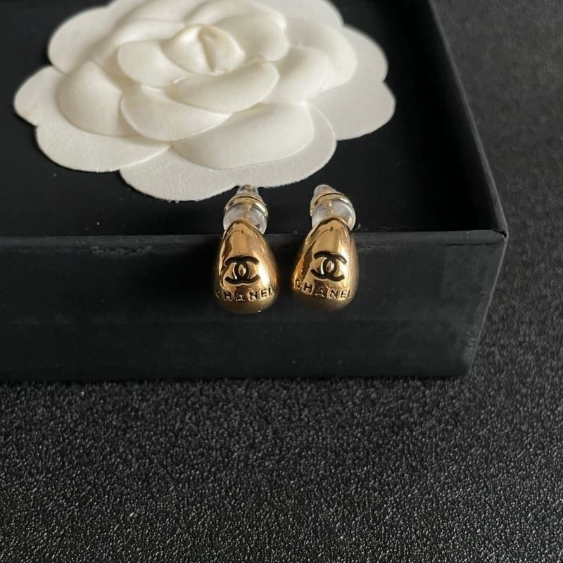 Top match Chanel Earrings