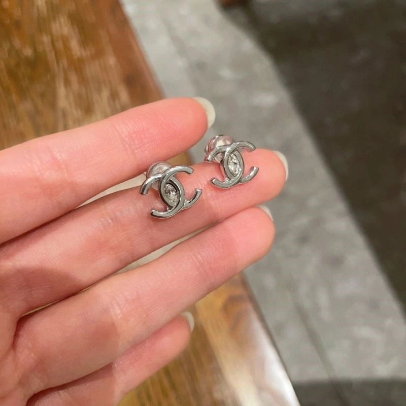 Top mirror Chanel Earrings