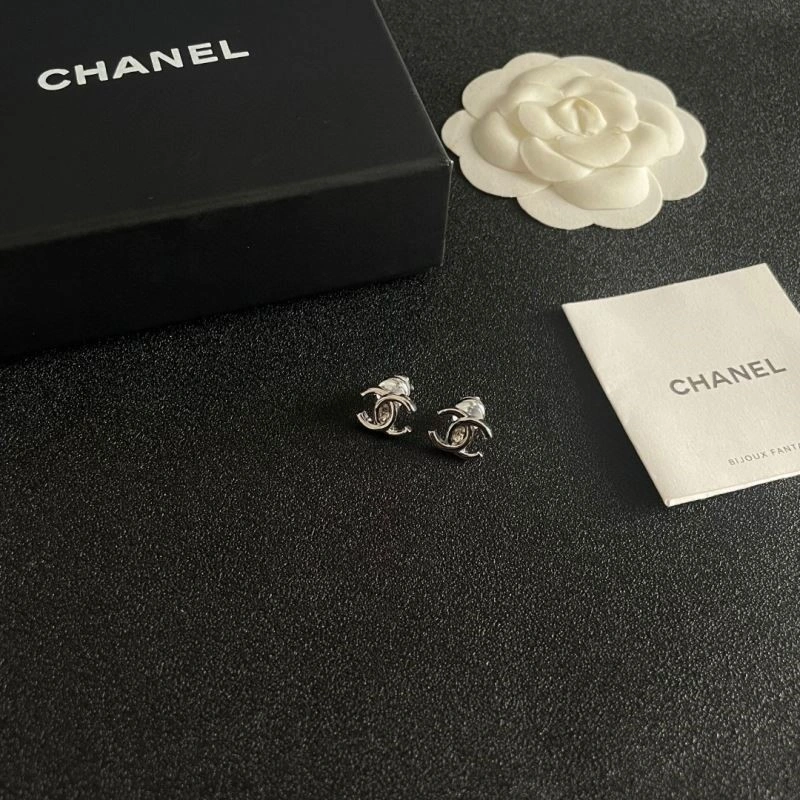 Top mirror Chanel Earrings
