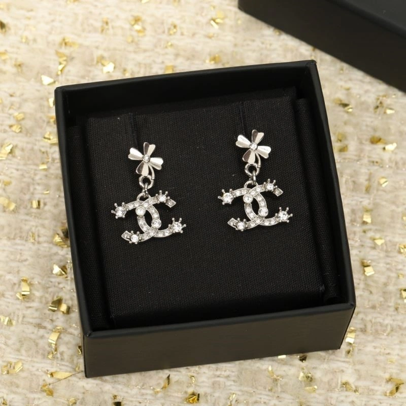 Top mirror Chanel Earrings