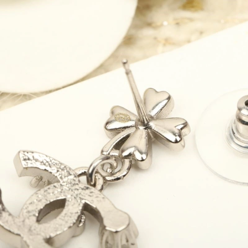 Top mirror Chanel Earrings
