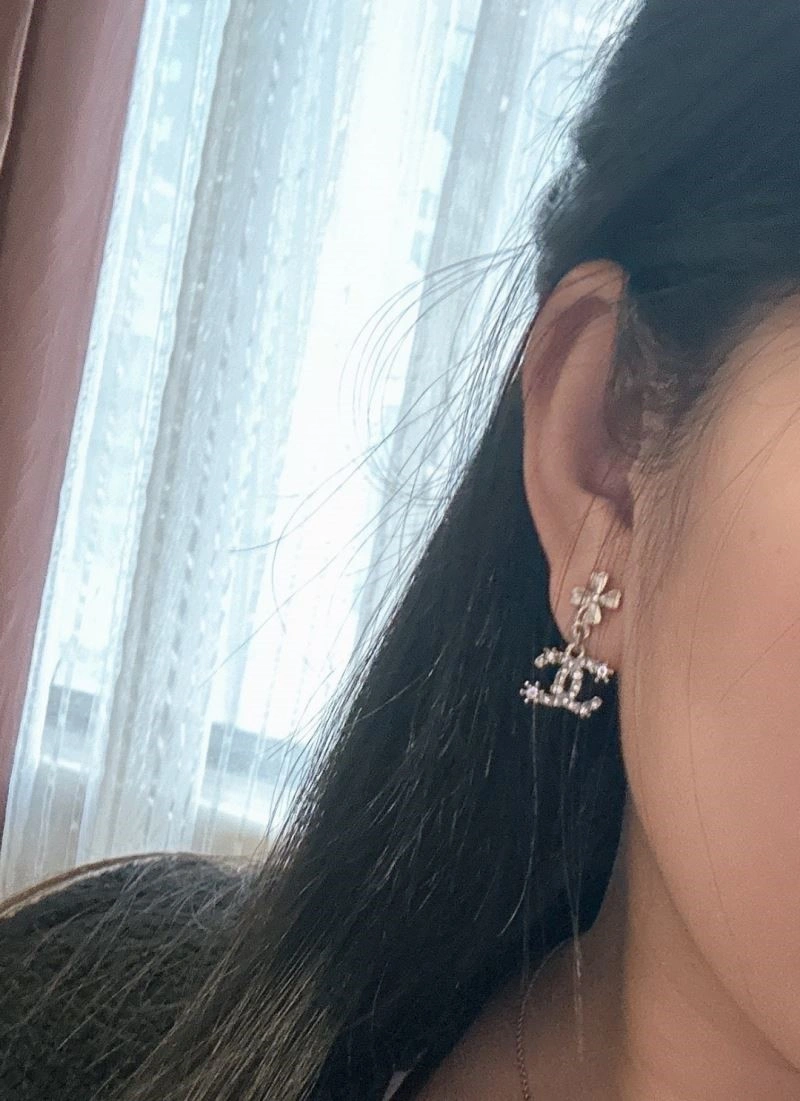 Top mirror Chanel Earrings