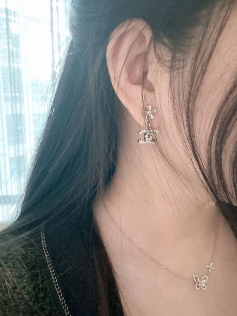Top mirror Chanel Earrings