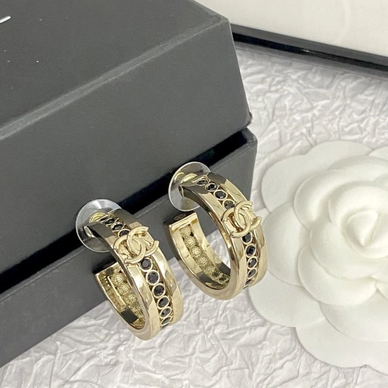 Top match Chanel Earrings