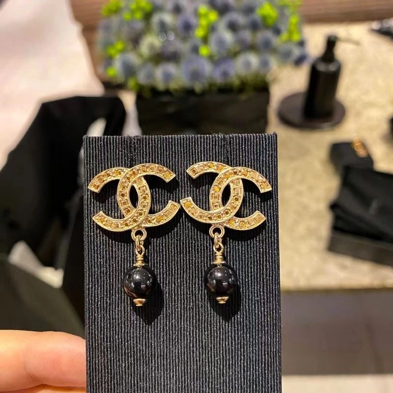 Top mirror Chanel Earrings