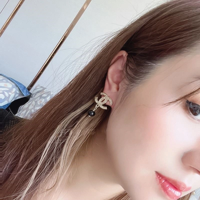 Top mirror Chanel Earrings
