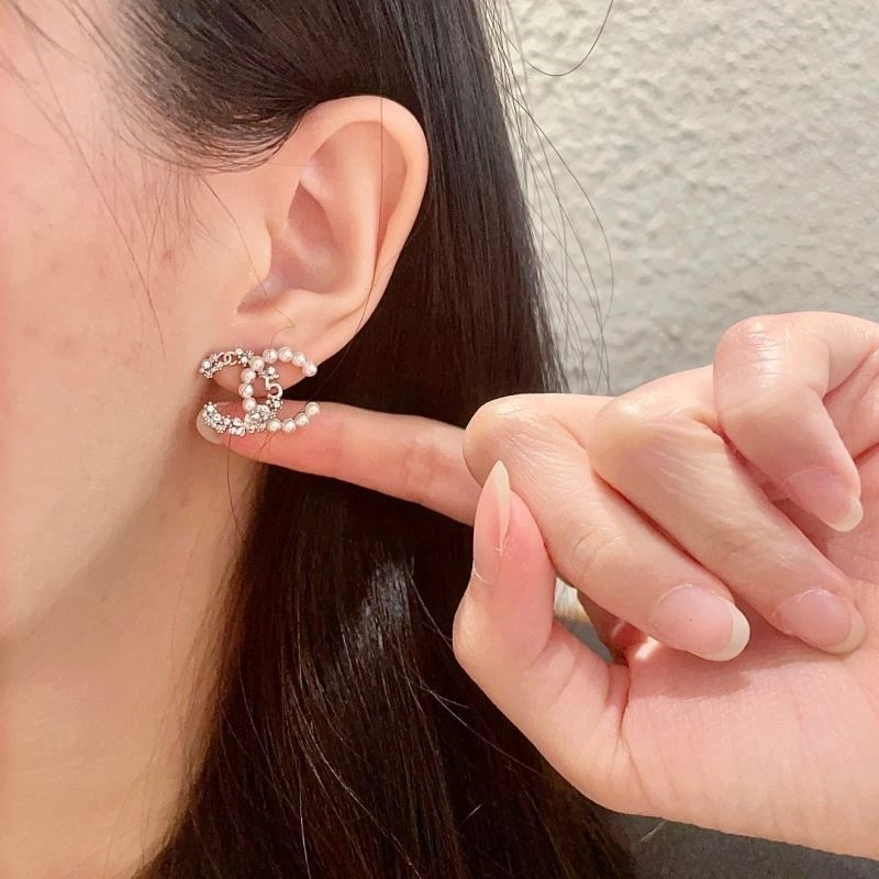Top mirror Chanel Earrings