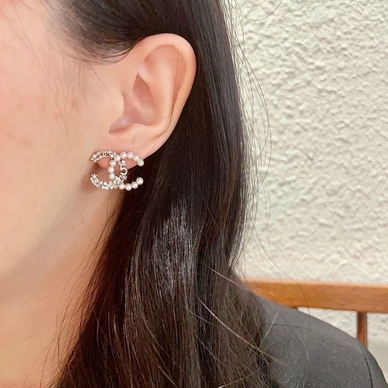 Top mirror Chanel Earrings