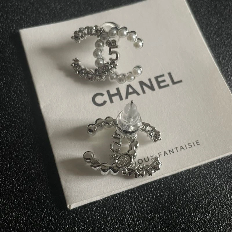 Top mirror Chanel Earrings