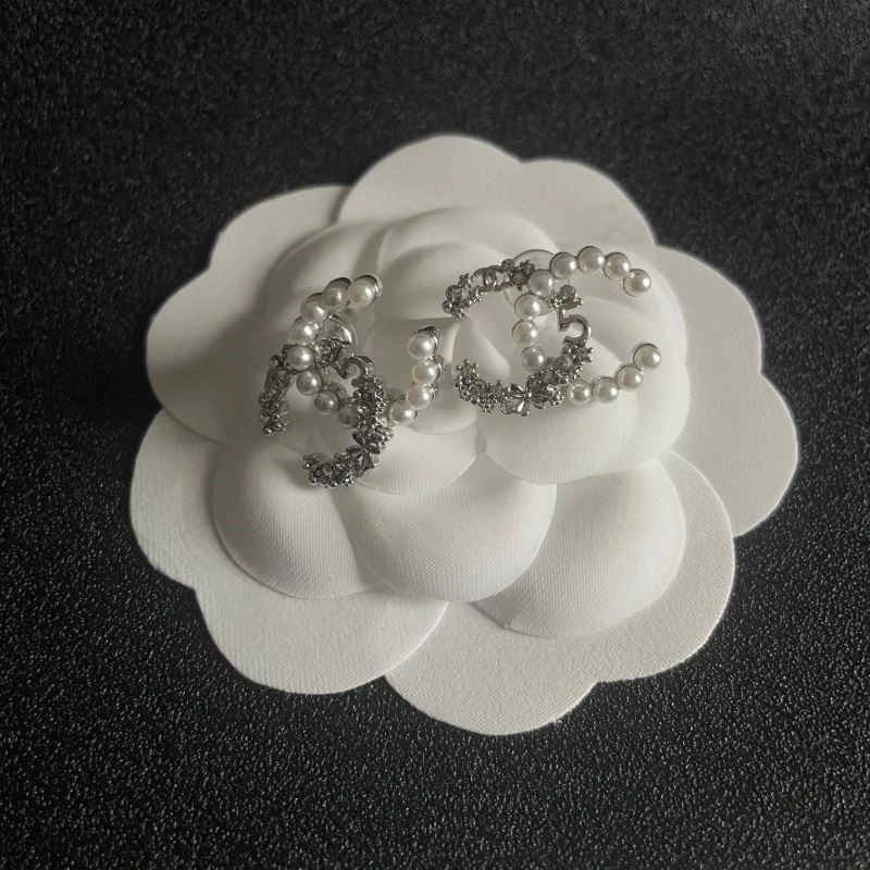 Top mirror Chanel Earrings