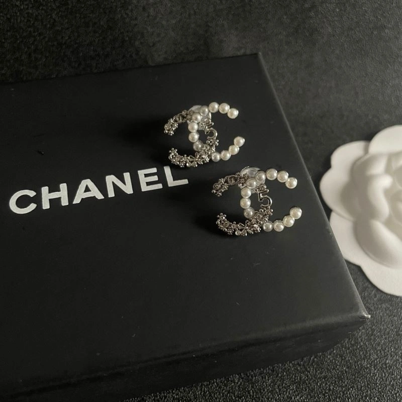 Top mirror Chanel Earrings