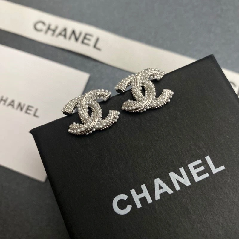 Top match Chanel Earrings
