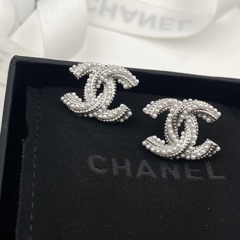 Top match Chanel Earrings