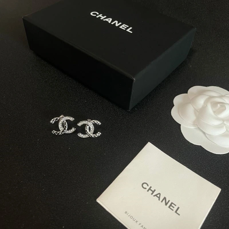 Top match Chanel Earrings