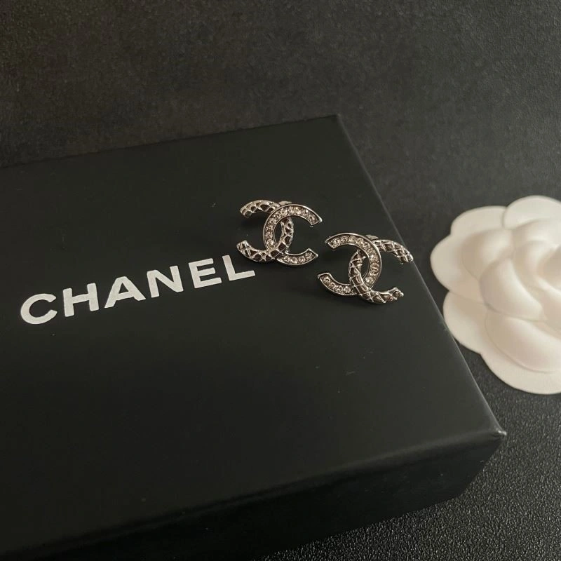 Top match Chanel Earrings