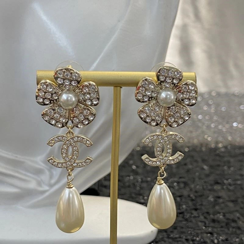 Top mirror Chanel Earrings