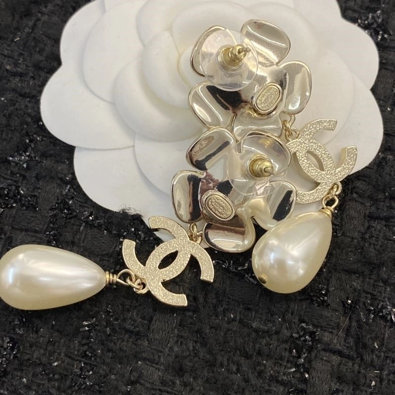 Top mirror Chanel Earrings