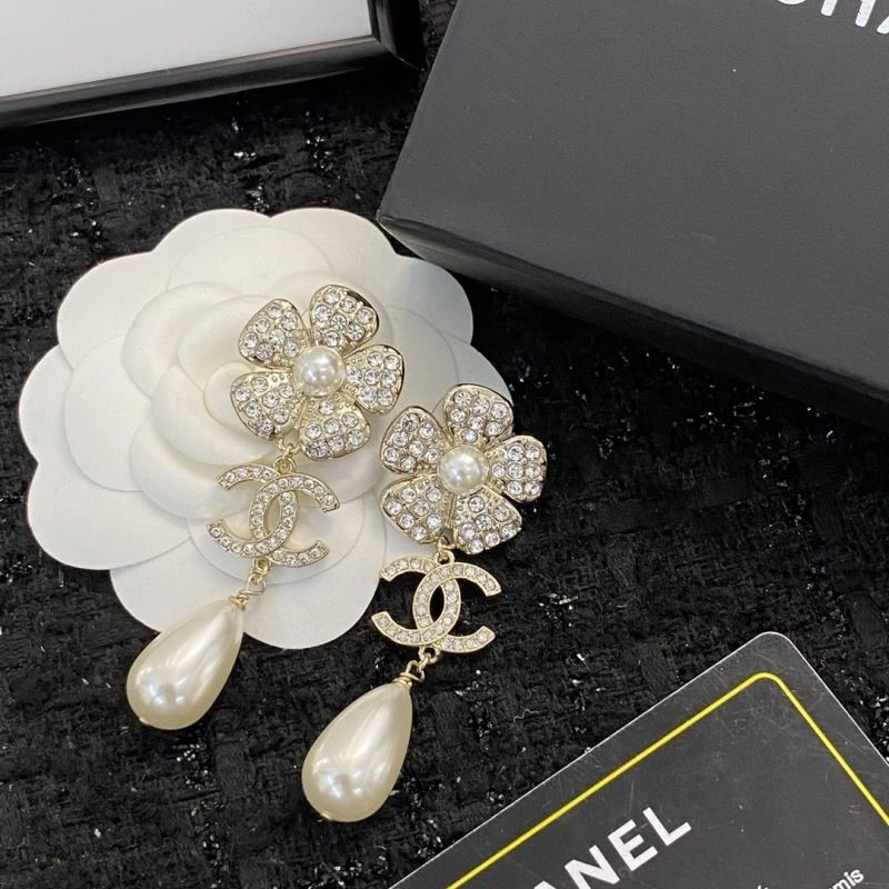 Top mirror Chanel Earrings