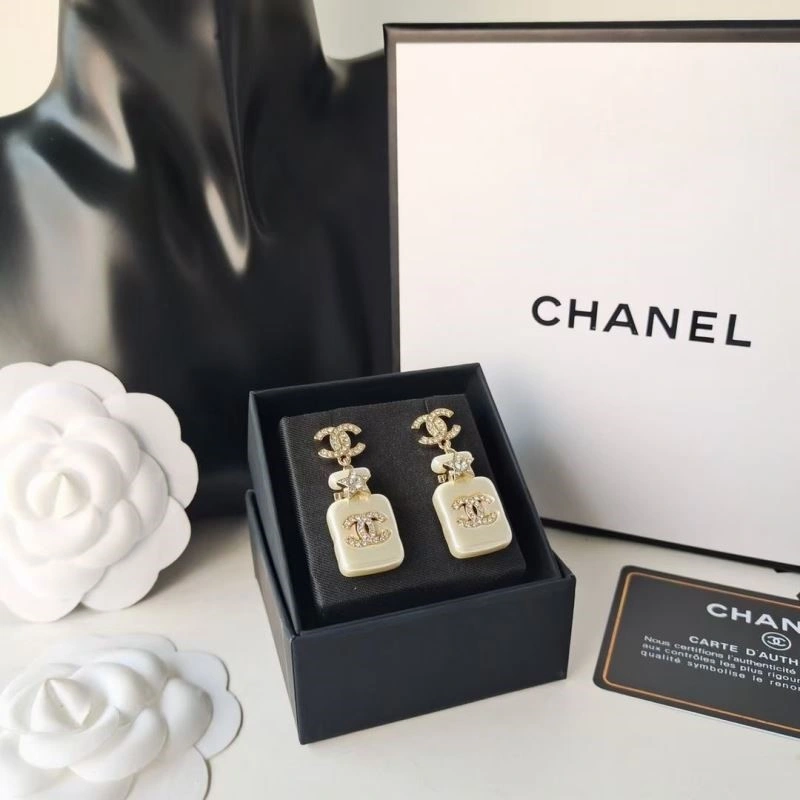 Top match Chanel Earrings