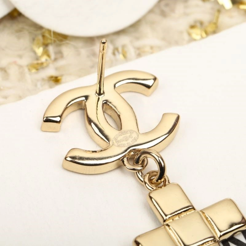 Top mirror Chanel Earrings