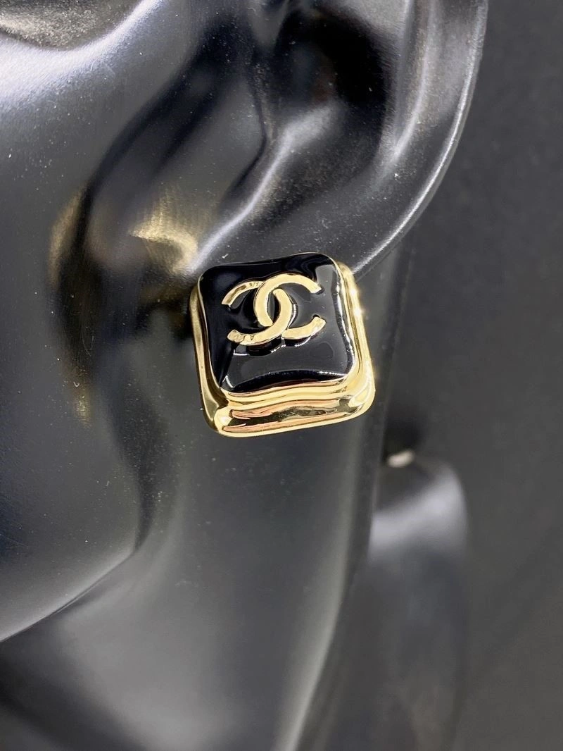 Top match Chanel Earrings