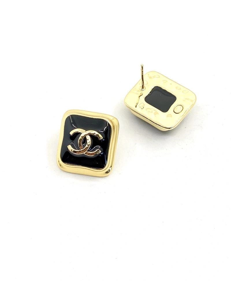 Top match Chanel Earrings