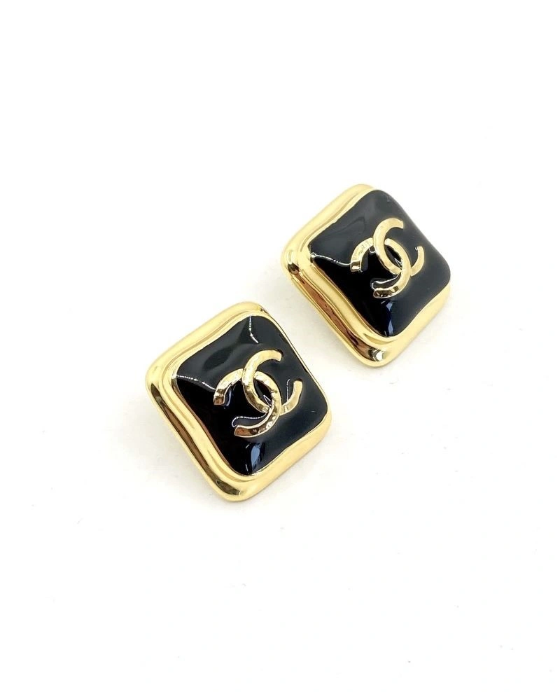 Top match Chanel Earrings
