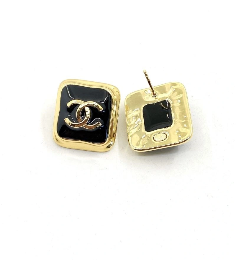 Top match Chanel Earrings